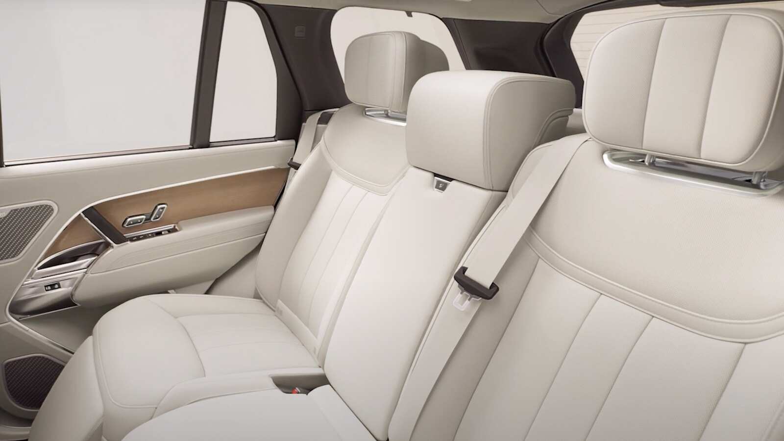 SCOPRI TUTTO SU NUOVA RANGE ROVER