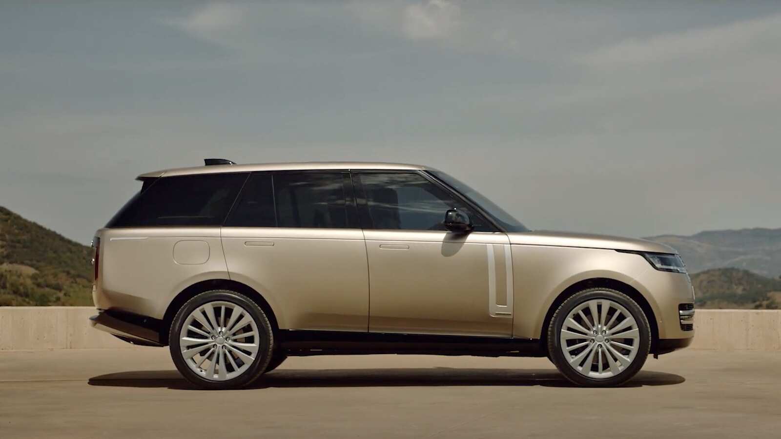 SCOPRI TUTTO SU NUOVA RANGE ROVER